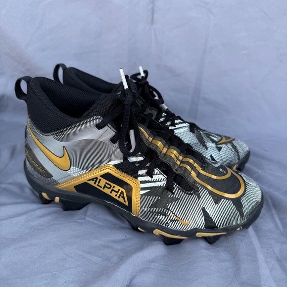 Nike | Shoes | 4y Nike Russell Wilson Alpha Menace 3 Shark Football ...
